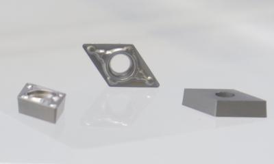 China Carbide Turning Inserts DCMT Insert Mutilayer Coated Lathe Replacement Inserts For Lathe Turning Tool Holder DCMT070204 for sale