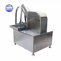 China Green coconut cutting machine coconut splitting half machine coconut cutting water intake machine for sale