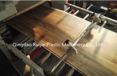 China Lamination Vinyl SPC Floor Production Machine Glue Free 1T/H for sale
