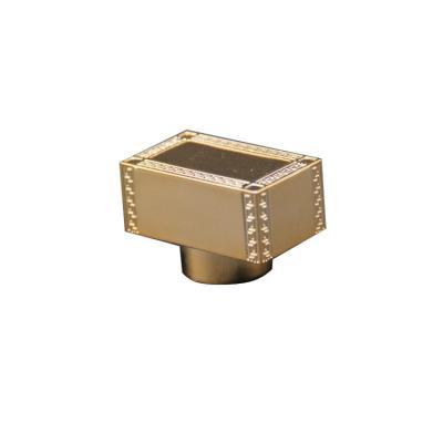 China Custom Rectangle Zamac Perfume Bottle Cap Gold Metal Decoration 500pcs MOQ for sale