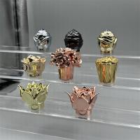 China Exquisite Flower Shaped Crystal Zamak Perfume Caps for Standard 15mm Bottle Necks for sale