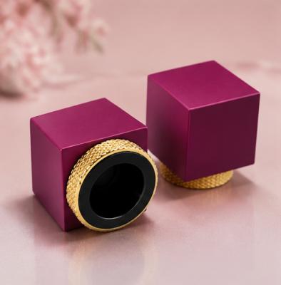 China Zinc Alloy Cube Perfume Cap 20mm Custom Logo Electroplated Finish Luxury Fragrance Packaging for sale