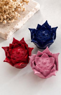 China Zinc Alloy Lotus Flower Perfume Bottle Cap 35mm High Gloss Electroplated Finish for sale