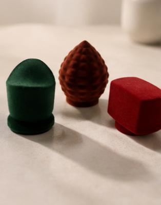 China Zinc Alloy Velvet Perfume Cap 24mm Luxury Bottle Top with Soft Touch Finish for sale