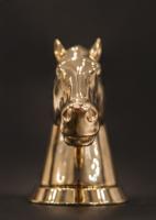 China Luxury Horsehead Zamak Perfume Cap 24mm Polished Metal Finish Custom Design for sale