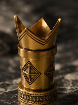China Antique Gold Crown Zamak Perfume Cap 24mm with Tribal Engraved Details for Luxury Fragrance Packaging for sale
