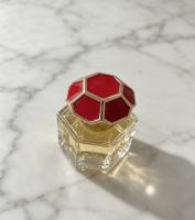 China Hexagonal Zamak Perfume Cap 22mm Red Enamel Corrosion Resistant Luxury Bottle Top for sale