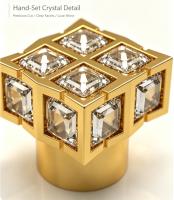 China Luxury Gold Plated Diamond Inlaid Customizable Design Perfume Bottle Cap for Elegant Fragrance Packaging for sale