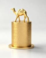 China Luxury 3D Camel Zamac Perfume Cap Gold Plated Decorative Bottle Lid for sale