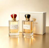 China Magnetic Crown Zamac Perfume Bottle with Spray Nozzle | Empty Square Clear Glass Fragrance Bottle for sale