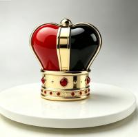 China Magnetic Crown Zamac Perfume Bottle with Spray Nozzle | Empty Square Clear Glass Fragrance Bottle for sale