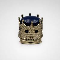 China Crown Embossed Zamac Zinc Alloy Perfume Cap with Resin Top and Customizable Design for sale