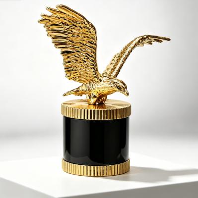 China 3D Golden Eagle Zamac Perfume Bottle Cap Luxury Zinc Alloy Decorative Perfume Lid for sale