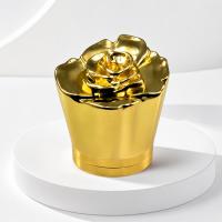 China Luxury 3D Rose Zamac Perfume Cap with Customizable Logo and Ancient Gold Plating for sale