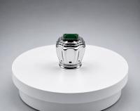 China Luxury Wavy Zinc Alloy Perfume Cap Inlaid Emerald Gem Custom Zamac Fragrance Bottle Lid OEM Logo Electroplated Metal Perfume Cover Magnetic for sale