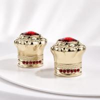 China Luxury Crown Shape Zinc Alloy Perfume Cap Inlaid Red Rhinestone Custom Logo Gold Plated Zamac Metal Perfume Bottle Lid OEM High-End Fragrance Bottle Cover Magnetic for sale