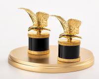 China Zinc Alloy Flying Eagle Perfume Cap, 3D Spread‑wing Hawk Ornament, Black Cylinder Knurled Base Gold Plated Custom Logo Luxury Bottle Lid Magnetic for sale