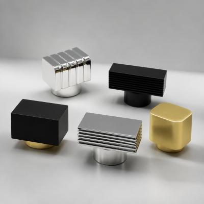 China Luxury Zinc Alloy Perfume Cap Gold Silver Black Ribbed Striped Square Rectangle Metal Perfume Bottle Lid Custom Logo For Oud Fragrance for sale