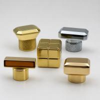 China Luxury Zinc Alloy Perfume Cap Gold Silver Plated Knurled Grid Faceted Square Rectangle Metal Perfume Bottle Lid Custom Logo For Oud for sale