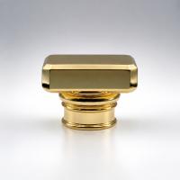 China Wholesale Zinc Alloy Perfume Cap Square Rectangle Shape Gold Plated Velvet Decor Perfume Bottle Closure Custom Logo Accept for sale