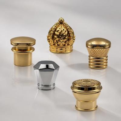 China Luxury Dome Zamac Perfume Cap Gold Silver Plated Faceted Vertical Rib Metal Perfume Bottle Lid Custom Logo For Fragrance Oud for sale