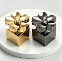 China Flower Shape Zinc Alloy Perfume Cap, Square Base Zamak Metal Lid for FEA15 Perfume Bottle for sale
