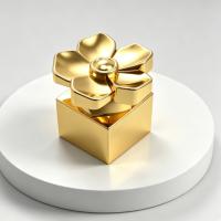 China Flower Shape Zinc Alloy Perfume Cap, Square Base Zamak Metal Lid for FEA15 Perfume Bottle for sale