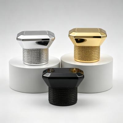 China Luxury Multi‑Faceted Octagonal Zinc Alloy Perfume Cap Embossed Mesh Pattern Base Zamac Perfume Bottle Lid Multi‑Color Mirror Electroplating Custom Logo OEM ODM for sale