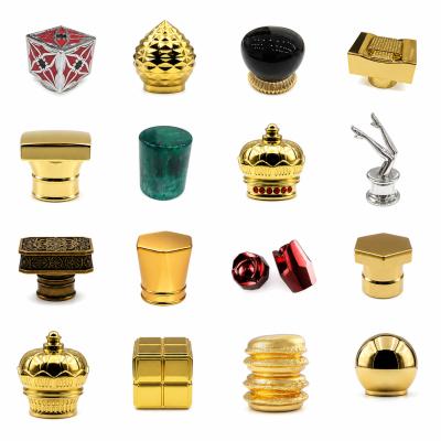 China Gold Polished Zamac Perfume Cap for High-end Fragrance Bottle with Pump  Zinc Alloy  Cover Magnetic Perfume Bottle Cap for sale