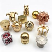 China Golden Fragrance Bottle Lids Gold Plate Zinc Alloy for Fragrance Bottle Lid Custom Logo for Perfume Bottle Wholesale Perfume Cap Magnetic Perfume Cap for sale