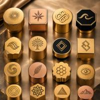 China Zinc Alloy Perfume Bottle Lid Custom Logo Magnetic Perfume Bottle Cap Zinc Alloy Lid Luxury Zamac Perfume Cap for sale