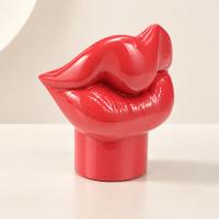 China Lip-shaped Zamac Perfume Cap Luxury Zinc Alloy Fragrance Lid Custom Cap with Pump Magnetic Perfume Cap for sale