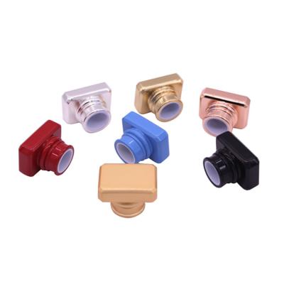 China Square Rose Gold Alloy Perfume Bottle Cap 25x30x42mm Custom Color Zinc Alloy for sale
