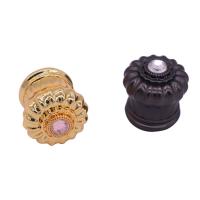 China Patent Design Diamond Zinc Alloy Magnetic Perfume Cap 26x33x31mm 49g for Empty Bottles for sale