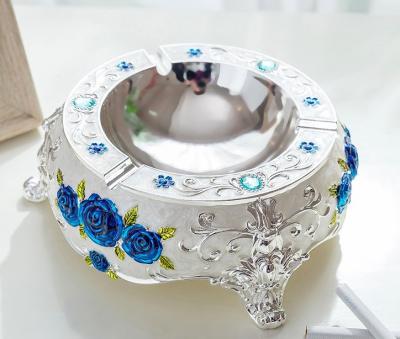 China 4mm Zinc Alloy Custom Pocket Ashtray - 13.5kg Carton Weight with Vintage Cigar Design for Promotional Gifts for sale