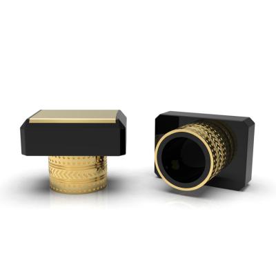 China Zinc Alloy Square Perfume Bottle Cap 37x31mm Custom Crimp Pump Neck 15.2mm for sale