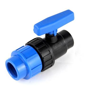 China 32mm Blue PP Compression Ball Valve for Water Media OEM Supported by Plastic Valve for sale