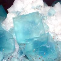 China 4N Ultra High Purity & Stable Optical Fluorite Caf2 ≥99% fluorspar lump for sale