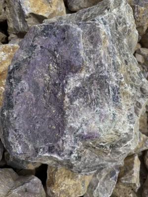 China High Purity 98% CaF2 Fluorspar Ore with Low Sulfur and Low Phosphorus for Industrial Fluorite Applications for sale