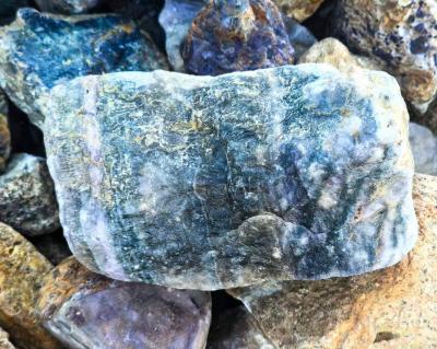 China Premium Mongolian Fluorspar Lumps Fluoride Mineral For Metallurgical And Industrial for sale