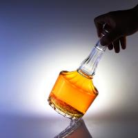 China 500ml Glass Bottle With Cork for Whisky Vodka Spirits Engraving in Long Neck Design for sale