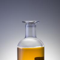 China Smooth Transparent Glass Empty Bottle 1 Liter Vodka Bottles Customizable and Durable for sale