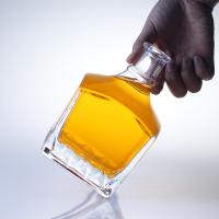 China Whiskey Glass Bottle Square Pop 750ml for Traditional Whisky Selection for sale
