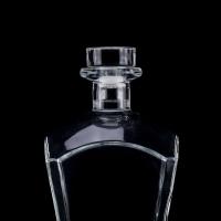China Clear or Customized Super Flint Glass Whiskey Bottle 700ml 750ml with Cork Stopper for sale