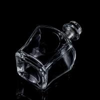 China Clear or Customized Super Flint Glass Whiskey Bottle 700ml 750ml with Cork Stopper for sale