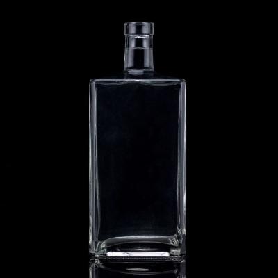 China Screen Printing 1000ML Clear Glass Bottle For Vodka Square Shape With Screw Cap for sale