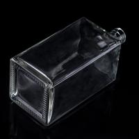 China Screen Printing 1000ML Clear Glass Bottle For Vodka Square Shape With Screw Cap for sale