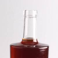 China Uso de Vodka Las Mejores Botellas de Ron de Whisky Transparentes de 50 cl con Corcho for sale