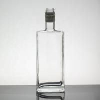 China As Customized 500ml Glass Vodka Bottles With Screw Cap for Vodka Surface Handing for sale