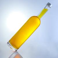 China Customized Logo 700ml 750ml High Flint Round Shape Glass Bottle with Screw Top Finish for sale